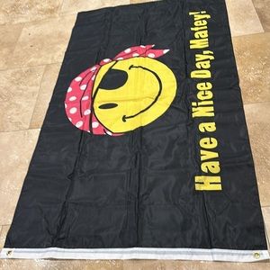 Design | Nwot Smiling Pirate Flag | Poshmark
